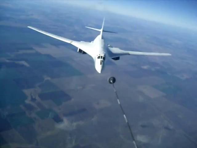 Refilling of the Tu-160 - Cockpit Video - Avsim.su