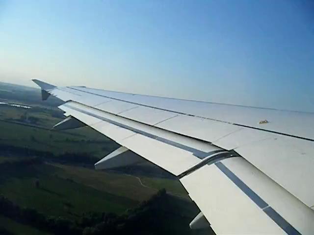 Files - Landing A320-200 in UDDL left wing view - Avsim.su