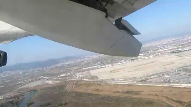 Avro RJ 100 - вылет из аэропорта Барселона - Passenger Seat Video ...